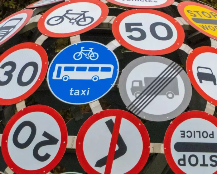 21 Very Important Road Signs And Their Meanings